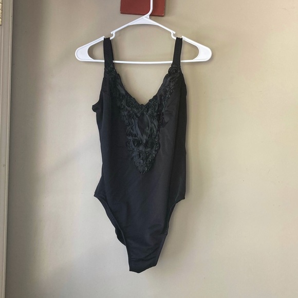 Vintage | Swim | Vintage Swim Shaper Black Textured Detail V Neck One ...